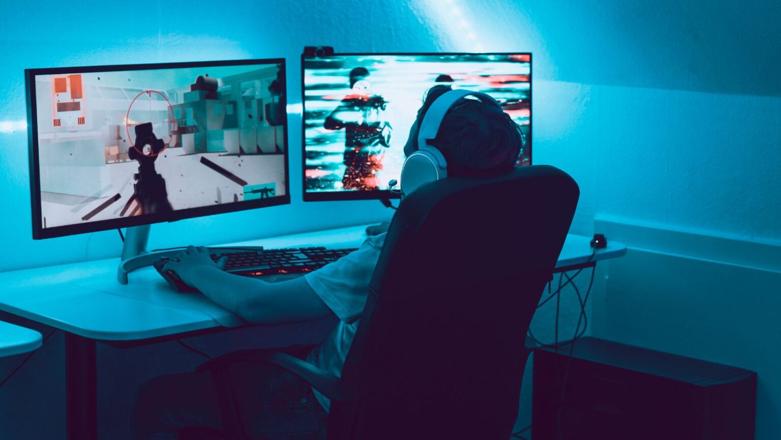 NICKMERCS' Ultimate Gaming Setup: Great Gear for Elite Performance ...